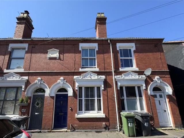 3 Bedroom House Kidderminster Worcestershire LS99381004