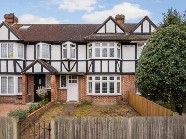 3 Bedroom House Kingston Upon Thames Greater London 101676815