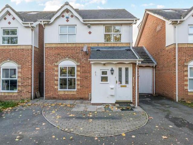3 Bedroom House Kingston Upon Thames Greater London 98835023