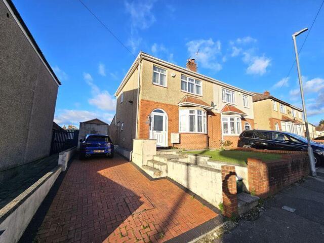 3 Bedroom House Kingswood Bristol 98968913