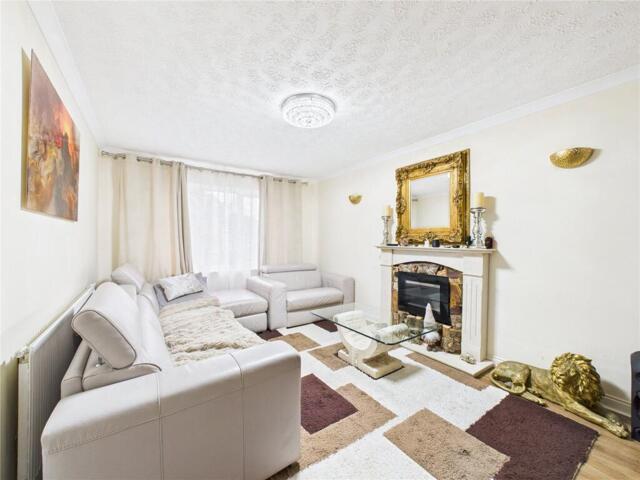 3 Bedroom House Kingswood South Gloucestershire LS99092640