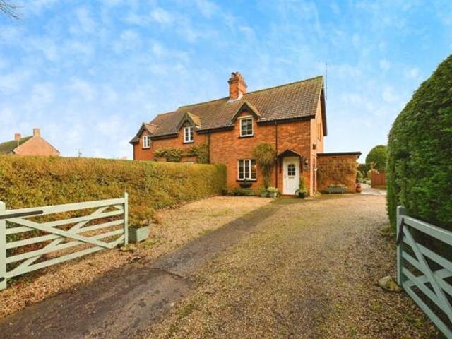 3 Bedroom House King's Lynn Norfolk LS100132656
