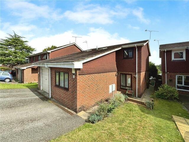 3 Bedroom House Kings Worthy Hampshire 100787001