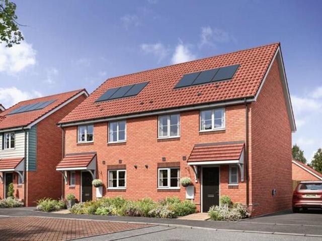 3 Bedroom House Kirby Cross Essex LS100366404