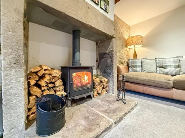 3 Bedroom House Kirklees Kirklees 99436623