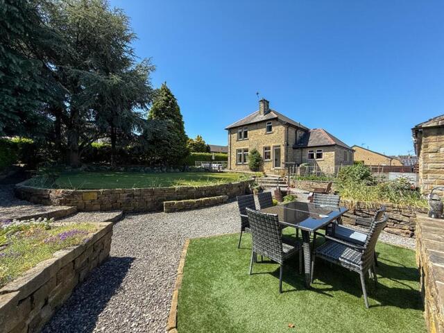 3 Bedroom House Kirklees Kirklees LS99952011