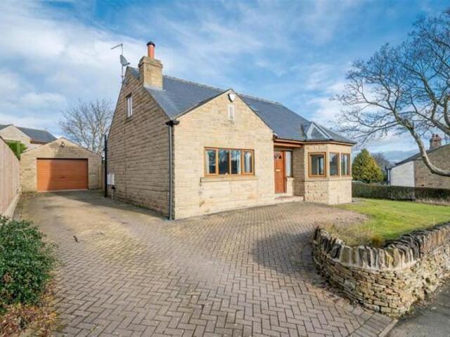 3 Bedroom House Kirklees Kirklees LS100733566