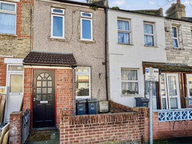 3 Bedroom House Hounslow Greater London 101100081