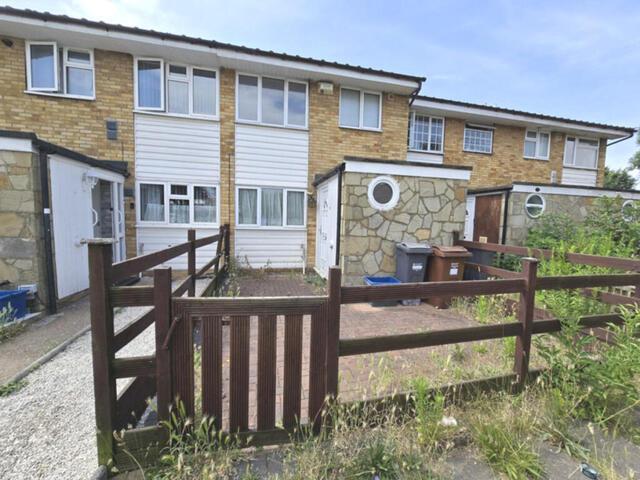 3 Bedroom House Hounslow Greater London 98834661
