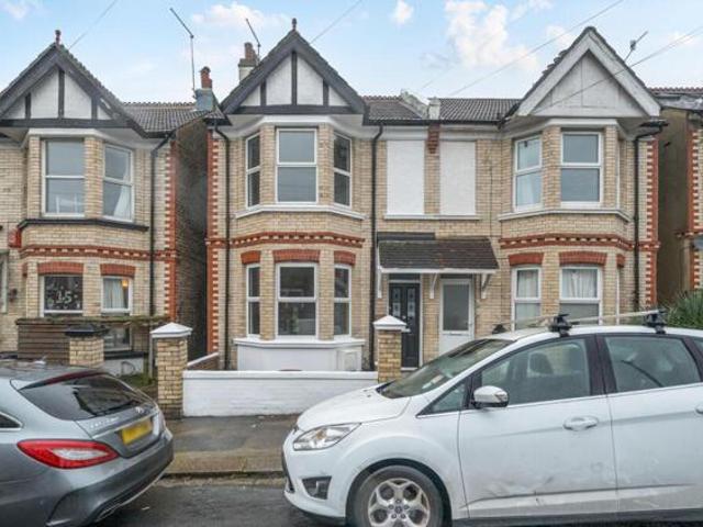3 Bedroom House Hove East Sussex 100398192