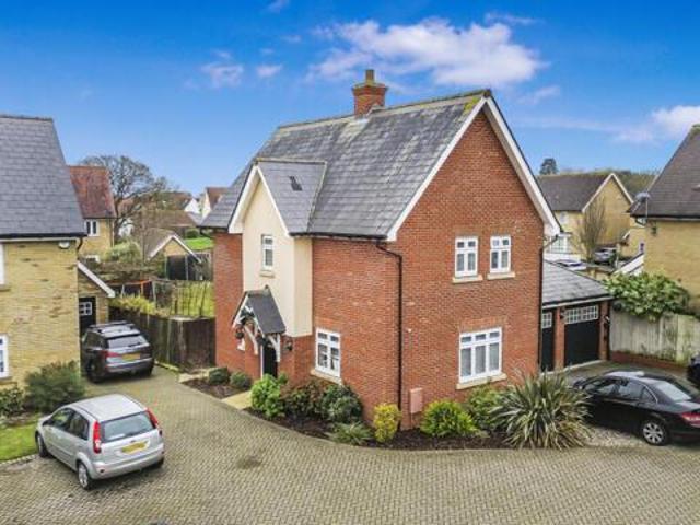 3 Bedroom House Hockley Essex LS101059670