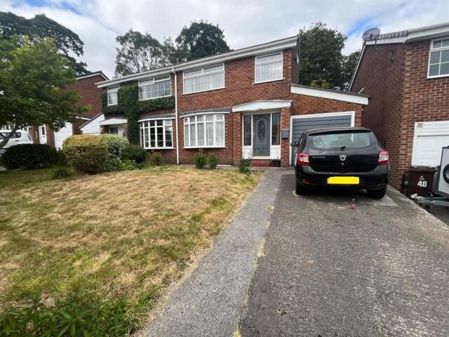 3 Bedroom House Hollingworth Hollingworth LS99895623
