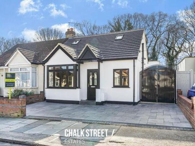 3 Bedroom House Hornchurch Greater London 100057930