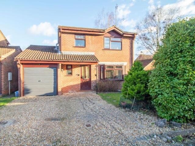 3 Bedroom House Horndean Hampshire LS100398472