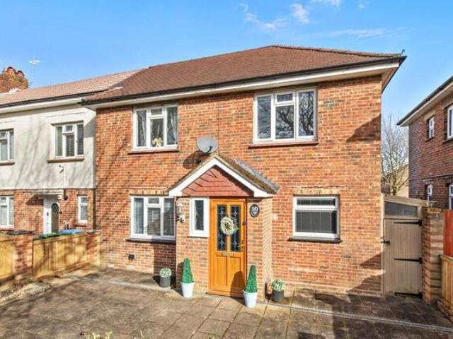 3 Bedroom House Horsham West Sussex LS100987803
