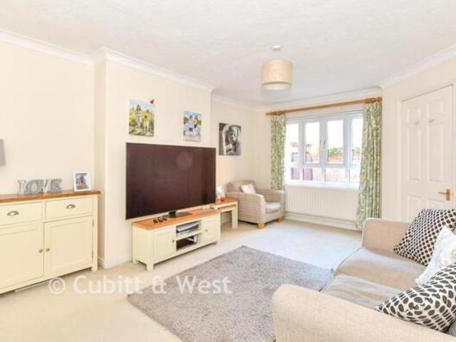 3 Bedroom House Havant Hampshire LS98503918