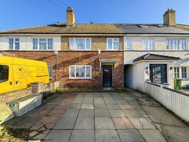 3 Bedroom House Hayes Greater London 99092391