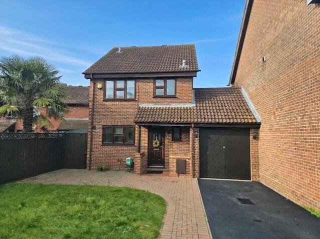 3 Bedroom House Hayes Greater London LS101231928