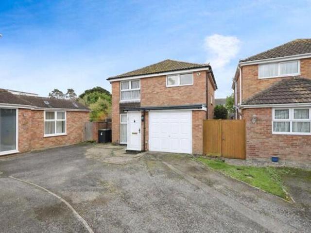 3 Bedroom House Hayling Island Hampshire 98118717