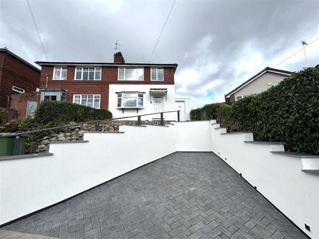 3 Bedroom House Halesowen Halesowen LS69535929