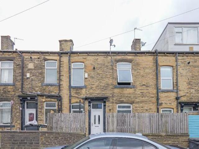 3 Bedroom House Halifax Calderdale LS100685226