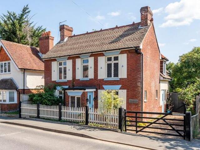 3 Bedroom House Hampshire Hampshire 98477252
