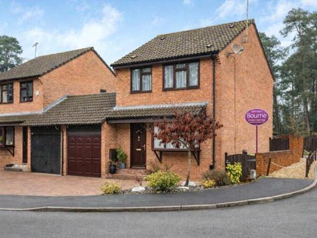 3 Bedroom House Hampshire Hampshire 98834678