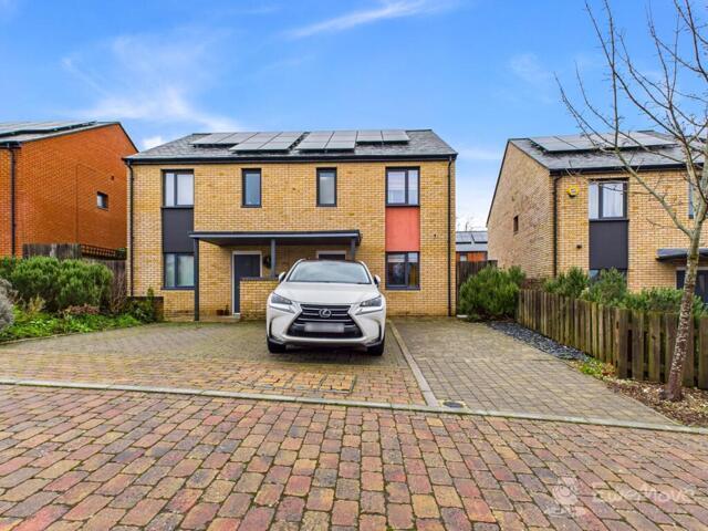 3 Bedroom House Hampshire Hampshire 98969075