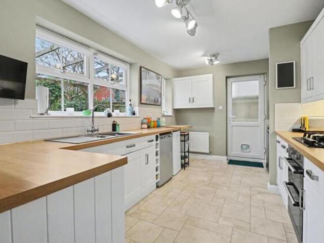 3 Bedroom House Hampshire Hampshire 100132239