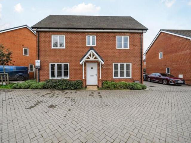 3 Bedroom House Hampshire Hampshire 100224222