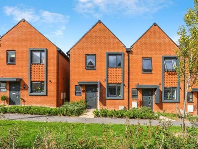 3 Bedroom House Hampshire Hampshire 100263335