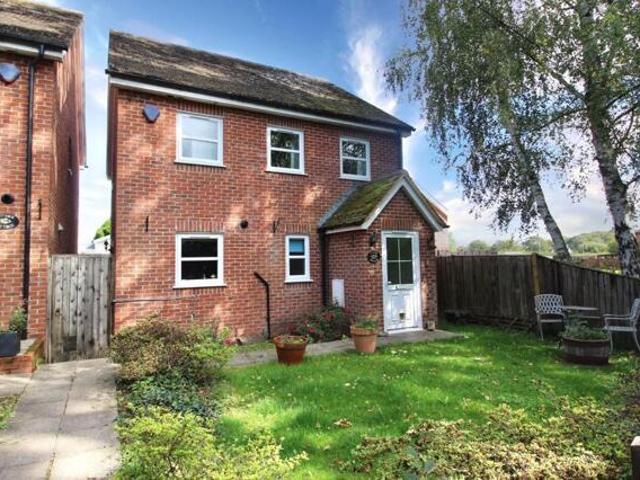 3 Bedroom House Hampshire Hampshire 101677240