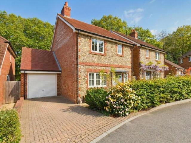 3 Bedroom House Hampshire Hampshire 101316341