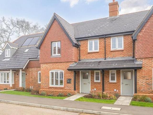 3 Bedroom House Hampshire Hampshire LS100024177