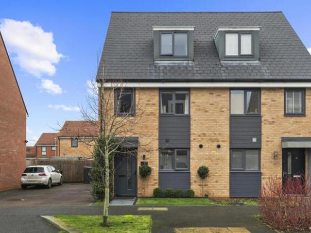 3 Bedroom House Harlow Essex 99688388