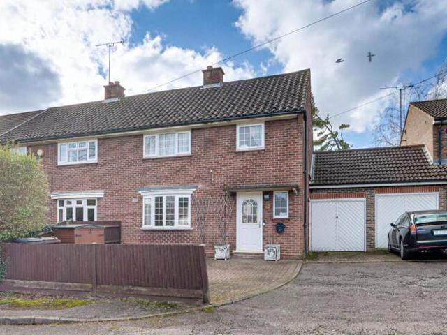 3 Bedroom House Harpenden Hertfordshire 99774020