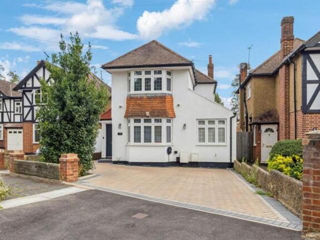 3 Bedroom House Harrow Great London 99688328