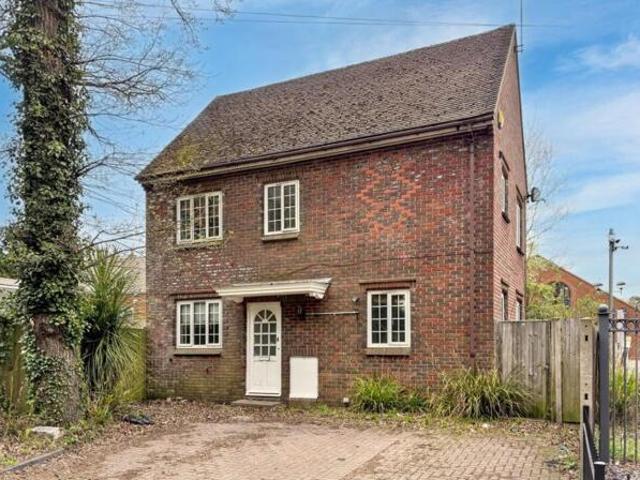 3 Bedroom House Harrow Greater London LS101119300