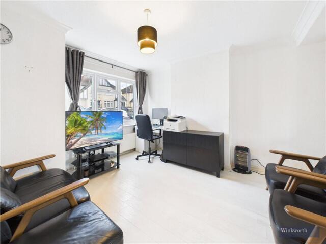 3 Bedroom House Harrow Greater London LS98834958
