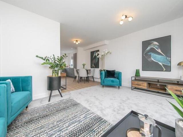 3 Bedroom House Harwich Essex LS99130218
