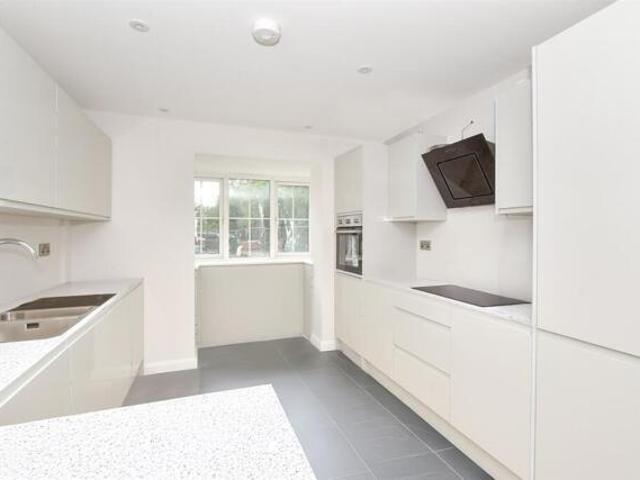 3 Bedroom House Headcorn Kent 98119540