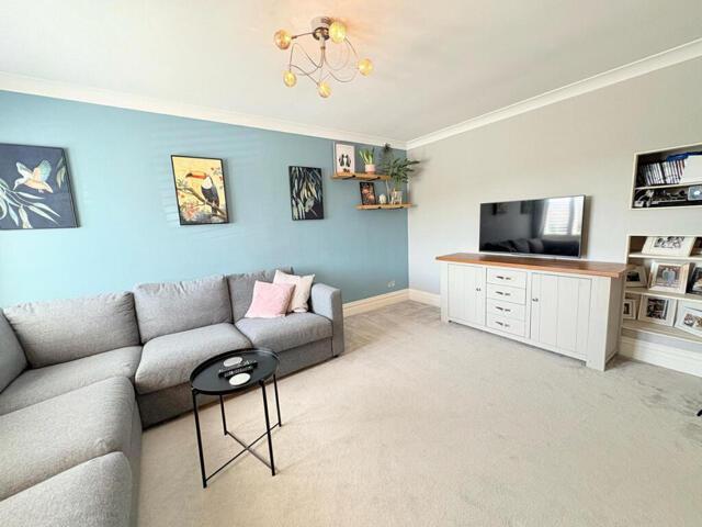 3 Bedroom House Hemel Hempstead Hertfordshire 99840557