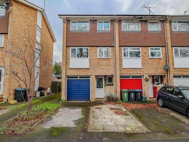 3 Bedroom House Hemel Hempstead Hertfordshire LS98477457