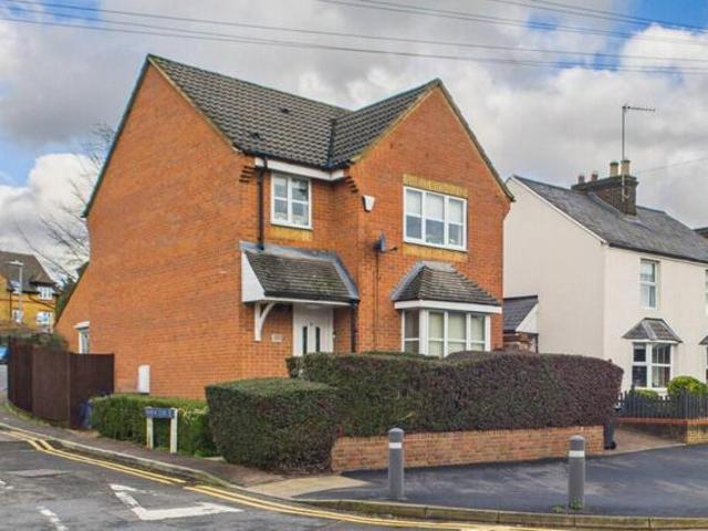 3 Bedroom House Hemel Hempstead Hertfordshire LS99381084