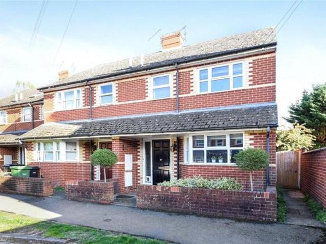 3 Bedroom House Henley On Thames Oxfordshire LS100425960