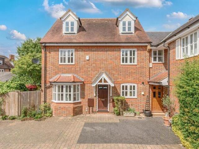 3 Bedroom House Henley On Thames Oxfordshire LS101059789