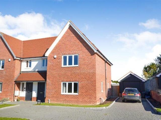3 Bedroom House Hertfordshire Hertfordshire LS100917823