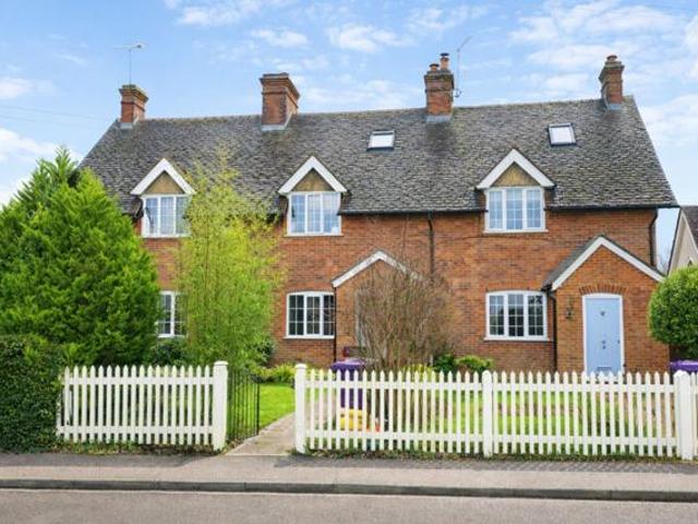 3 Bedroom House Hertfordshire Hertfordshire 100685221