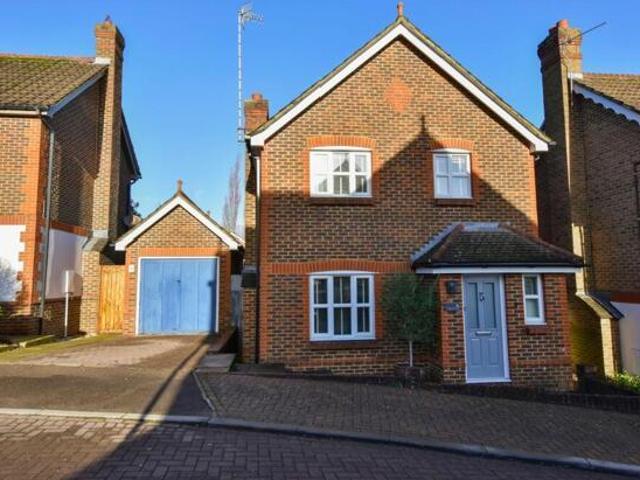 3 Bedroom House Hertfordshire Hertfordshire 101060276