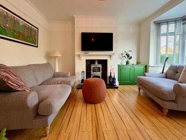3 Bedroom House Hessle East Riding Of Yorkshire 100786455